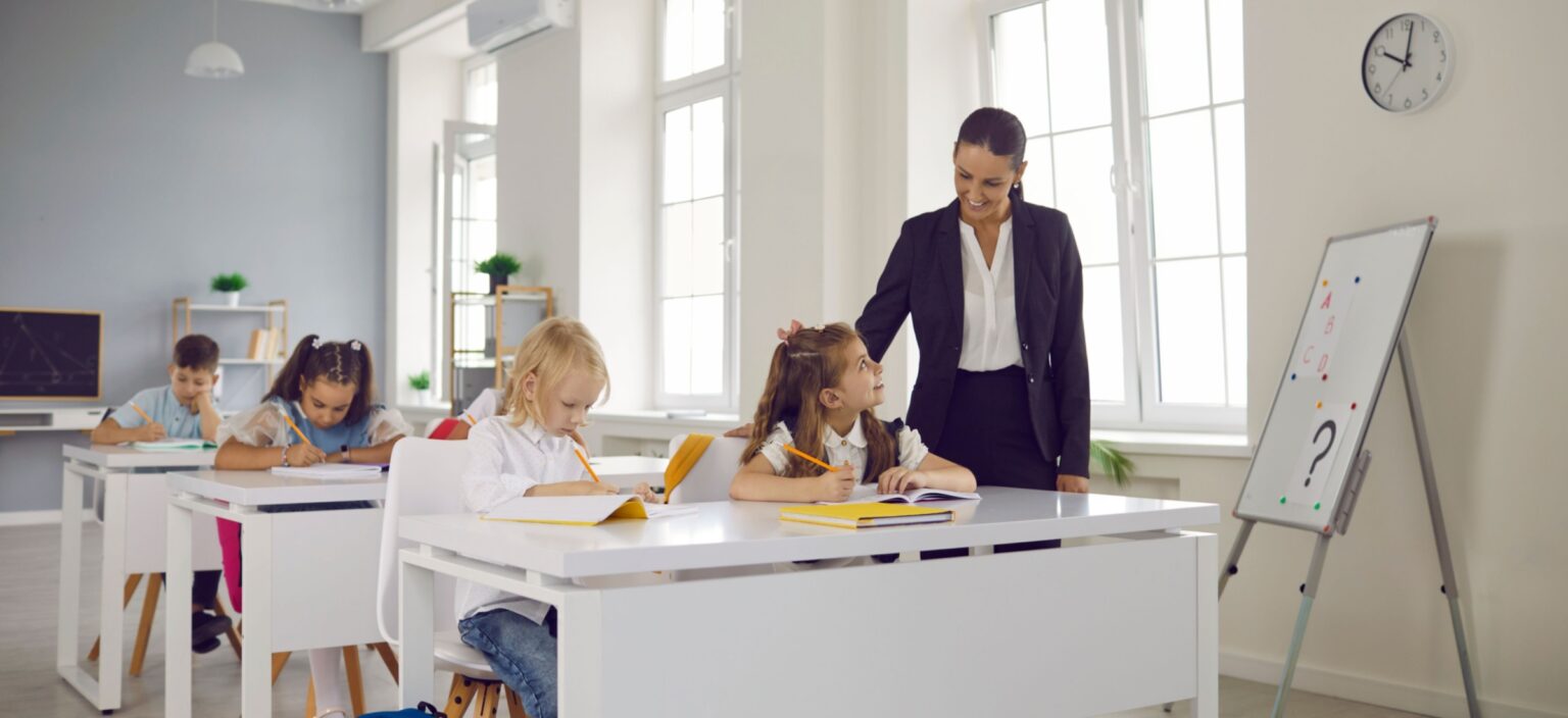 Teaching Primary English: A Complete Guide for Educators