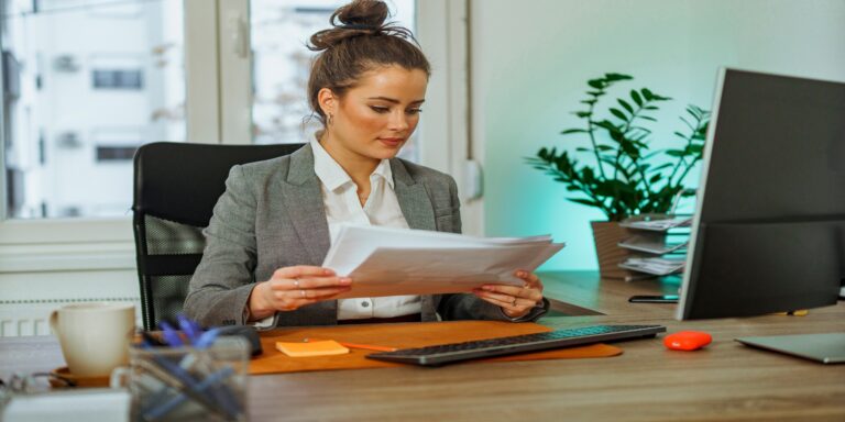 How To Become A Paralegal: A Step-by-Step Guide